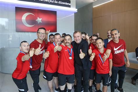 Avrupa Ampiyonu Down Sendromlu Futsal Milli Tak M Anadolu Ajans N