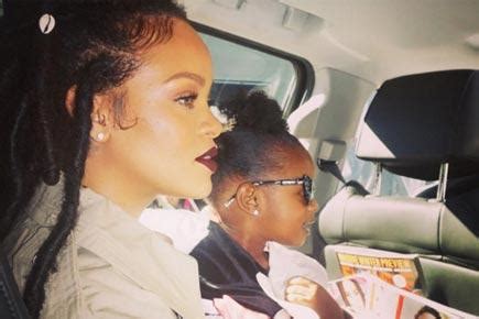 Rihanna Strips Naked In Bathroom With Niece Majesty