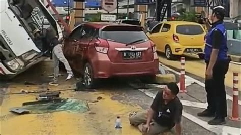 Kronologi Kecelakaan Mengerikan Di Gerbang Tol Halim Utama Pagi Ini