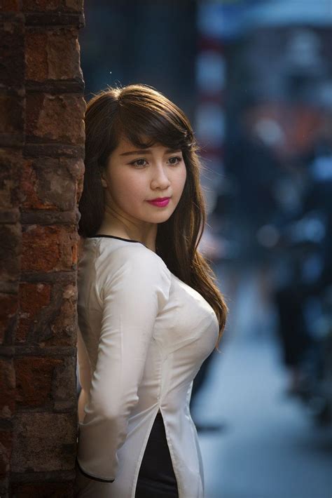 Épinglé sur Charming white long dress