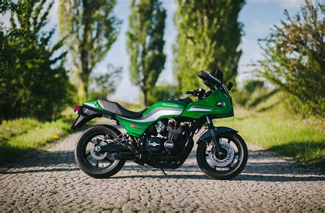 Gpz Unitrak Cafe Racer Reviewmotors Co