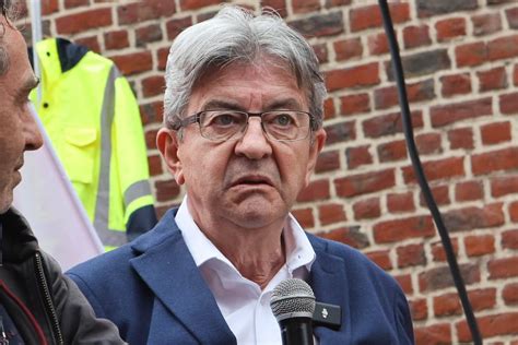 Émeutes Jean Luc Mélenchon se met la Nupes à dos Valeurs actuelles