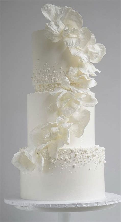 40 Beautiful Wedding Cake Trends 2023 Pearl Cake With Cascading Floral