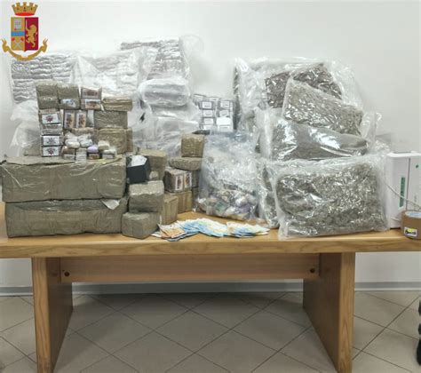 Duro Colpo Alla Rete Di Spaccio Di Roma Sud E Dei Castelli Romani La