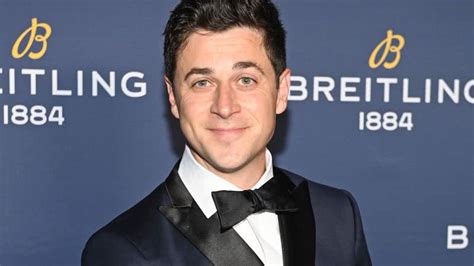 David Henrie Comenta Sobre Revival De ‘os Feiticeiros De Waverly Place Nós Crescemos”