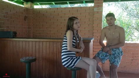 Mi Hermanastra Cachonda Casi Me Atrapó Masturbándome Y La Convencí De