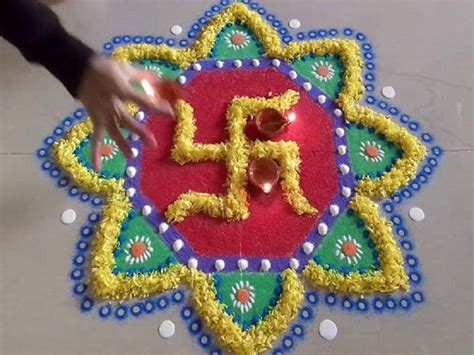 Diwali 2023 Rangoli Design इस दवल घर म बनए सवसतक वल