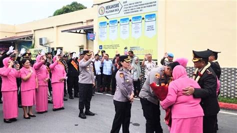 Dua Perwira Polres Batu Bara Purna Bhakti Dilepas Dengan Pedang Pora