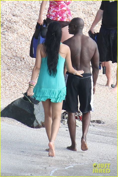 Djimon Hounsou Shirtless In St Bart S Photo Aoki Simmons