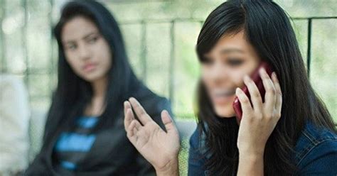 Ồn ào mất lịch sự ở nơi công cộng Đừng biến mình thành người kỳ dị