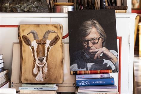 A Casa Di Vittorio Sgarbi La Scultura Con La Fellatio E La Cupola Del