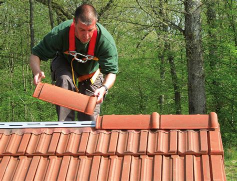 Installer Un Fa Tage Sec Sur Une Toiture En Tuiles Plates