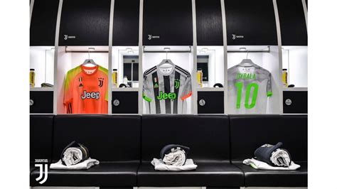 Juve Maglia Urban Contro Il Genoa Foto Sportmediaset
