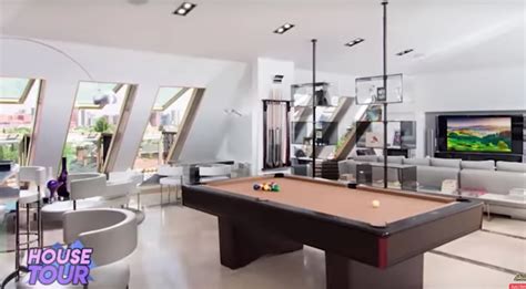 Hacemos Un Tour Por La Casa De Shakira En Barcelona