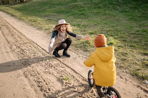 Como Ensinar Seu Filho A Andar De Bicicleta AVIVA