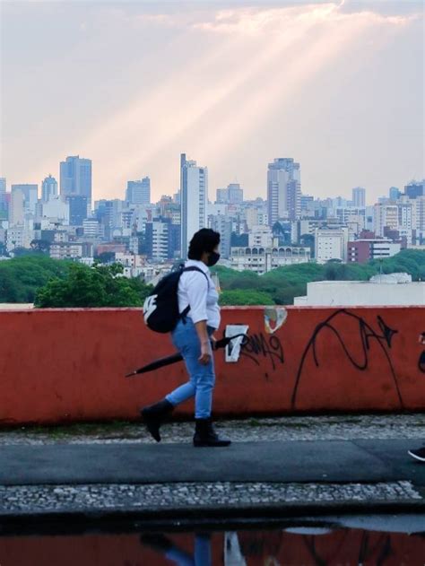 Previsão do tempo para Curitiba Alerta de temporal colado