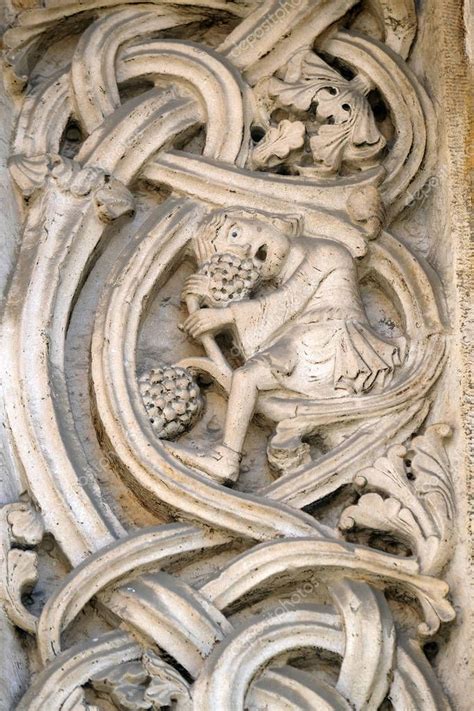 Tallados En Piedra Por Seguidores De Wiligelmo Princes Gate Catedral