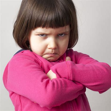 Consejos para hablar con un niño enfadado y conseguir que nos preste