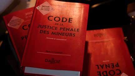 Regardez ce texte cinq choses à savoir sur la justice des mineurs