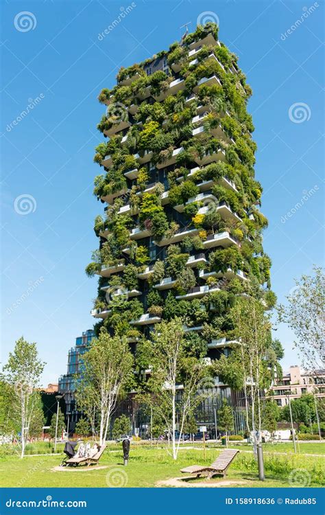 Bosco Verticale Ou ForÃªt Verticale Sont Un Pair De Tours RÃ