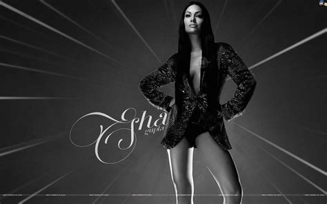 Naked Esha Gupta Added By