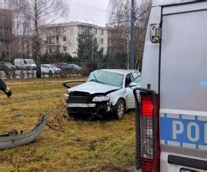 Koszmarny wypadek w Łodzi Tramwaj i osobówka zderzyły się na