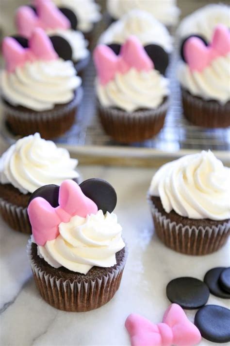 Chocolate Cupcakes With Vanilla Buttercream And A Minnie Mouse Cupcake