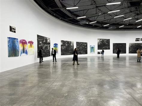 Miriam Cahn Ma pensée sérielle Palais de Tokyo ART iTアートイット