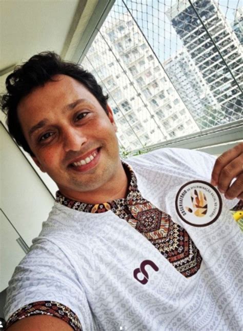 Pedro Neville Rep Rter Da Globo Volta Ao Trabalho Ap S Licen A