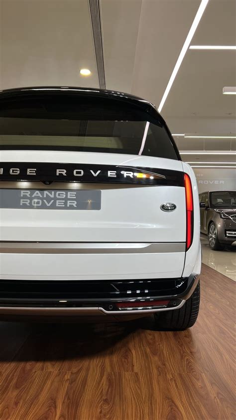 Range Rover 3 0 L LWB Autobiography 2024 3 Crore Luxury SUV Review
