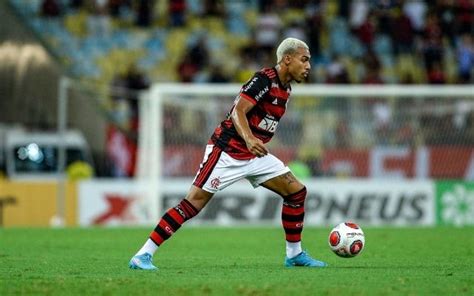 Matheuzinho revela importância de David Luiz na criação de jogadas do