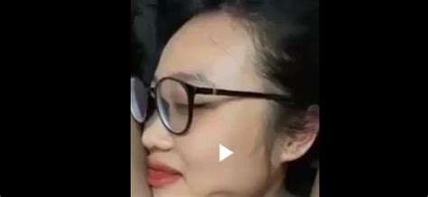 Full Clip Phương Mỹ Chi 56s mút kem cùng bạn trai gây bão