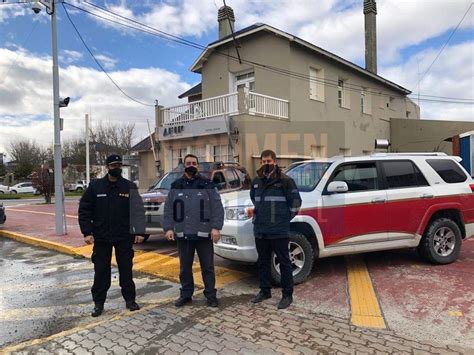 Polic A Adquiere Dos Camionetas X Que Estaban Incautadas Y Fueron