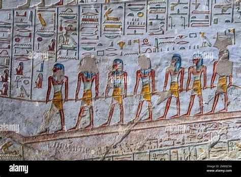 Bas Relief Und Fresken In Leuchtenden Farben Gyptische Hieroglyphen