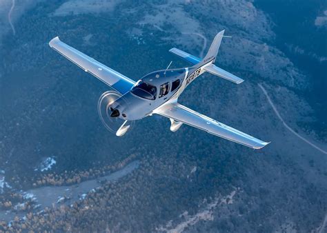 SR22 Cirrus Aircraft L Stylish Cabin With Lifestyle Comforts
