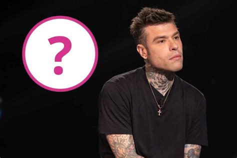 Fedez la sua nuova fidanzata è Vittoria ecco chi è la donna che ha