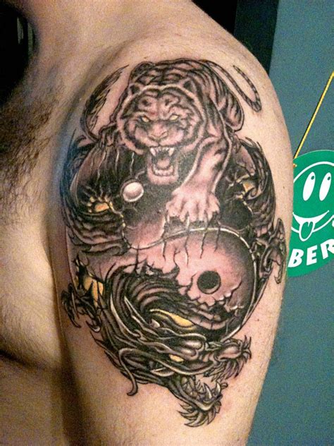 Tiger And Dragon Yin Yang Tattoo On Left Shoulder Pinwand Tattoo