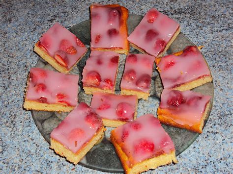 Jahodový koláč rychlý a jednoduchý fotografie 4 TopRecepty cz