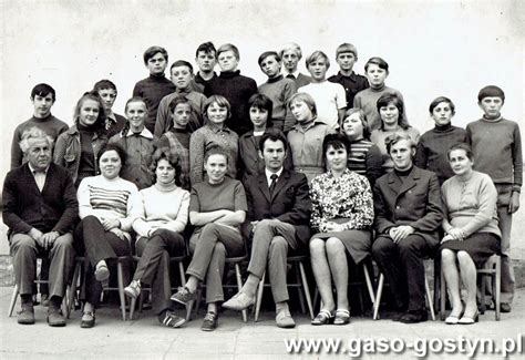 Nauczyciele i uczniowie GaSo archiwalne zdjęcia Gostynia