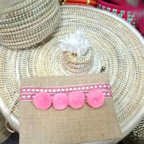 Pochette En Toile De Jute Ponpons Indispensable Pour Vous