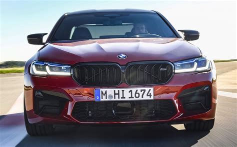 BMW M5 ganha facelift e aperfeiçoamentos para linha 2021