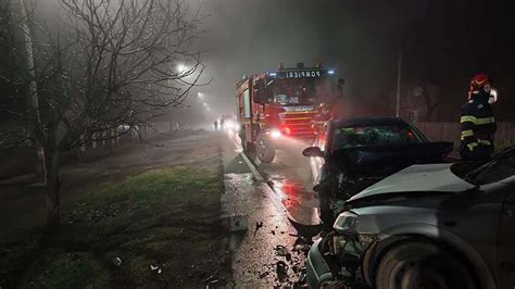 Patru minori şi patru adulţi au ajuns la spital în urma unui accident