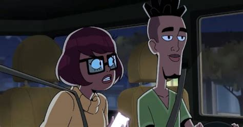 Velma nova série do universo Scooby Doo mostra que Salsicha não usa