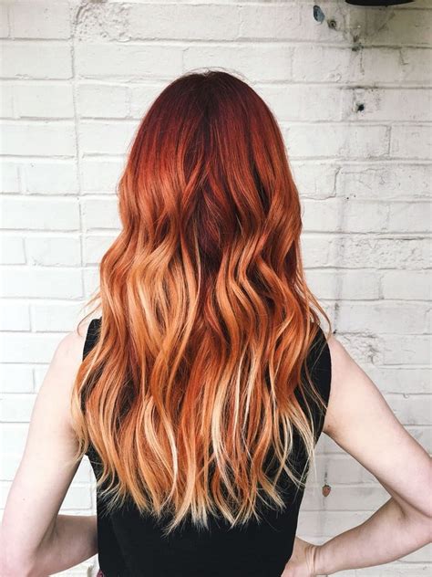 Balayage cuivré sur brune nuances tendance à porter en été 2021