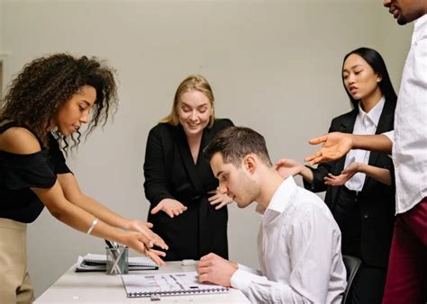 O Que é O Bullying No Trabalho E Como Evitar A Prática