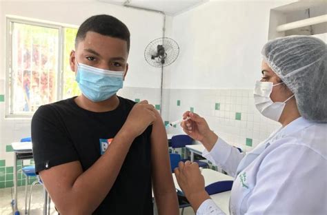 Vacinação contra Covid nas escolas de Maceió é ampliada veja