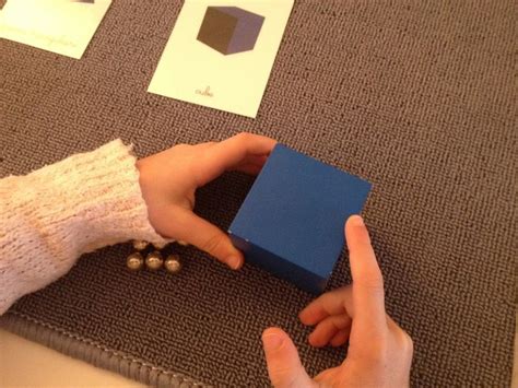 Travail sur les solides sommets arêtes Math Montessori Img