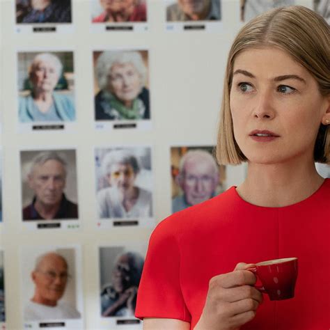 I Care A Lot Review Rosamund Pike Shines In Uneven Netflix Thriller Hd Phone Wallpaper Pxfuel