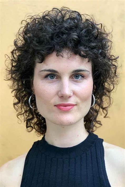 How To Pull Off The Curly Shag Haircut Curly Shag Haircut Haircuts