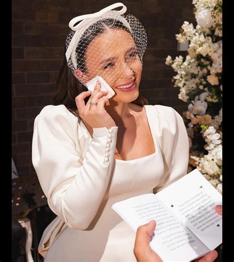 Foto Look de noiva de Larissa Manoela não tinha véu em vestido atriz